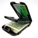 The Best Slim Bifold Wallets in 2022 - Everyday Carry