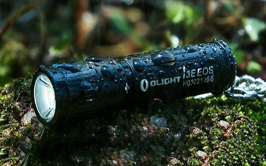 Trending: Olight i3E EOS Keychain Flashlight - Everyday Carry