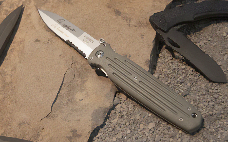 Trending: Gerber Applegate-Fairbairn Covert Folder Knife - Everyday Carry