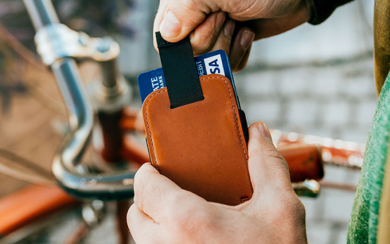 10 Best Minimal Wallets for Men in 2024—Reviewed & Ranked