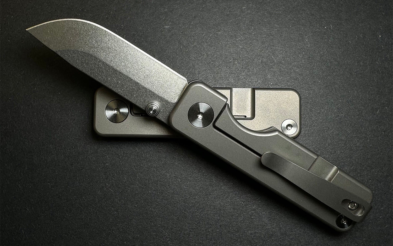 aroundsquare Drops the Base Knife in a Tried and True Drop Point ...