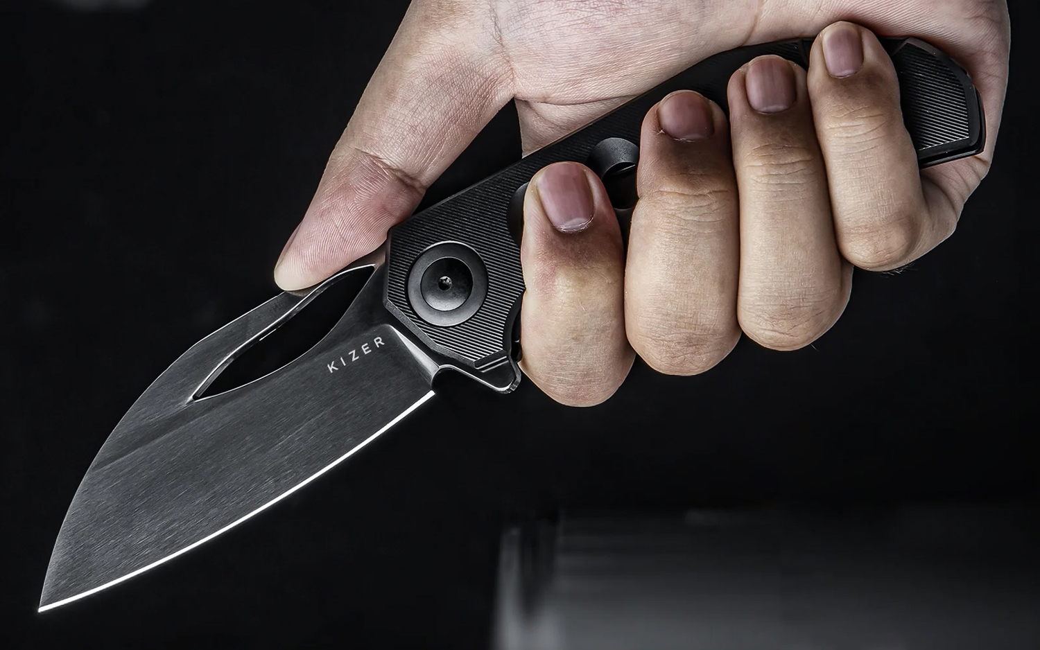 The New Kizer Hawk Knife Is an Apex Predator - Everyday Carry