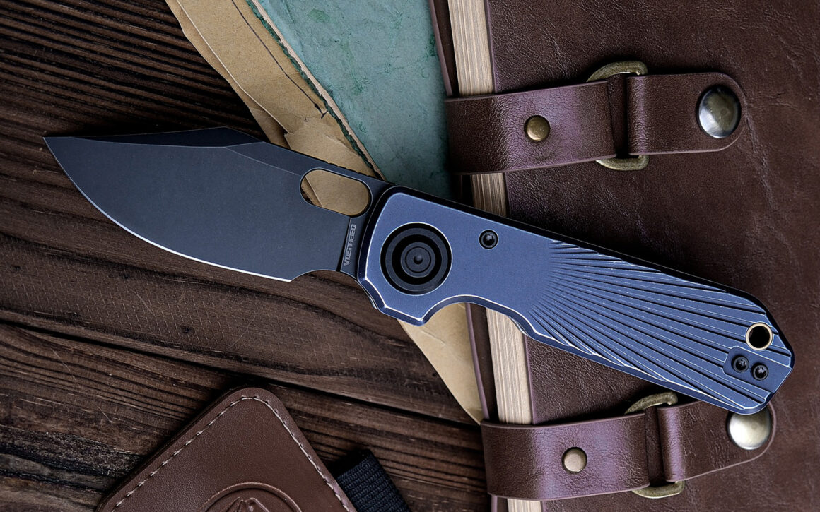 Meet the Akita, Vosteed’s Fresh Take on the Compact Bowie Folder ...